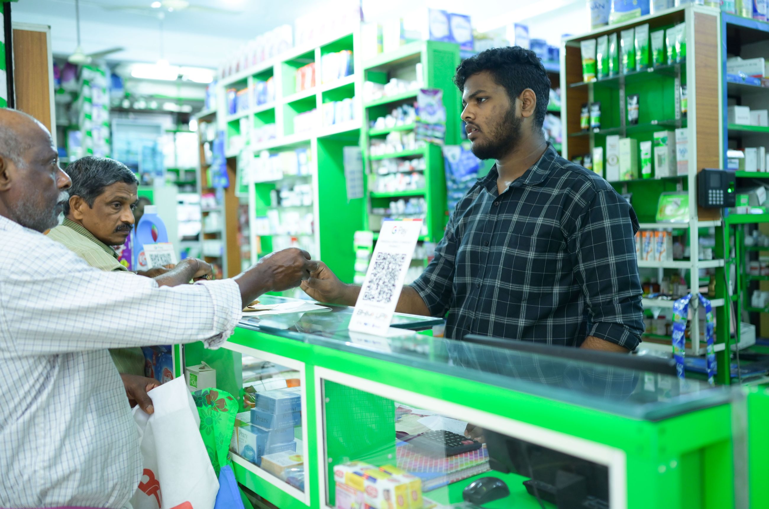 Chain Pharmacy Store / Aswas Pharmacy